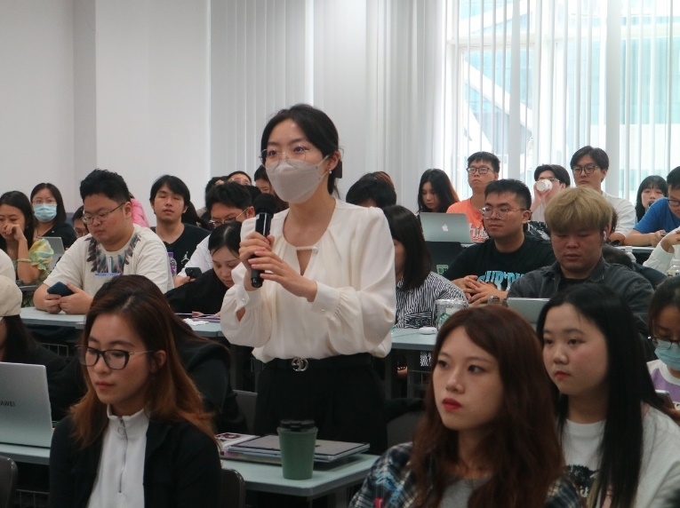 「酒旅名家論壇」系列講座之 Perry Hobson教授主講 「以編輯視角談如何在頂級期刊發表文章」 - 澳門科技大學 - 科大新聞