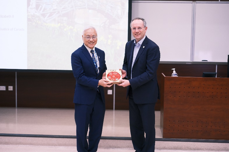 劍橋大學皇后學院分享會於澳科大順利舉行 - 澳門科技大學 - 科大新聞